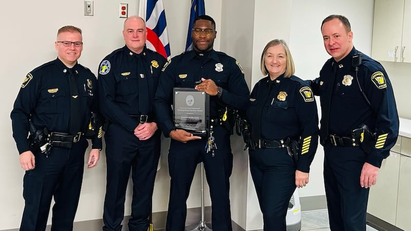 Cincinnati officer saves person’s life while on date, departments says Cincinnati officer saves person’s life while on date, departments says
